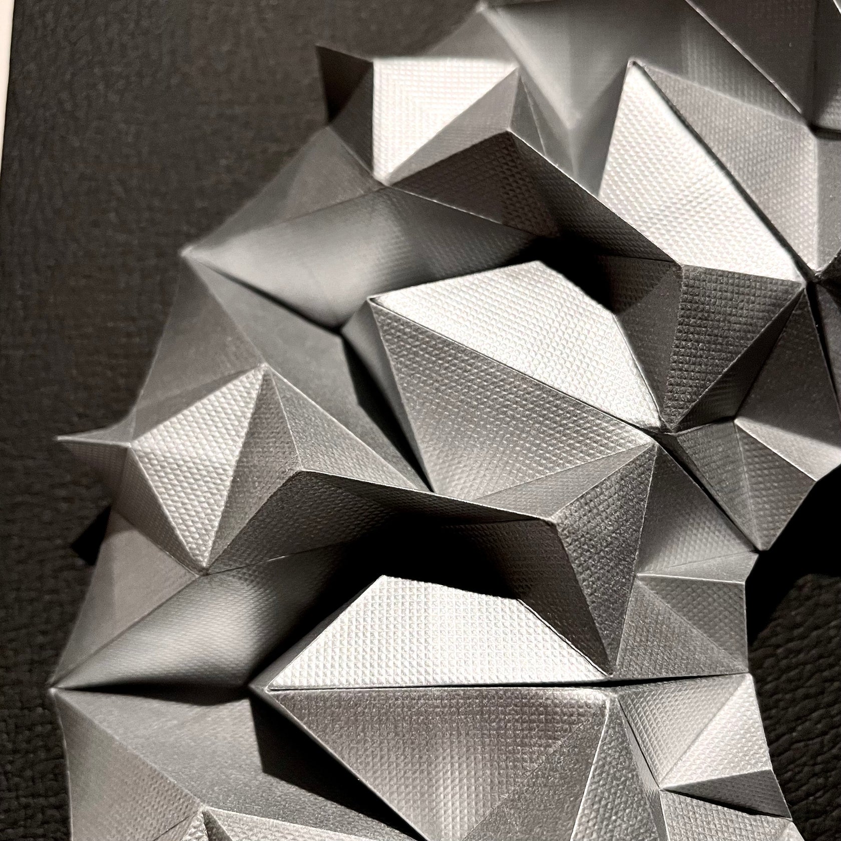 Origami artwork Time-Bomb (Matt Silver) | D.Hinklay