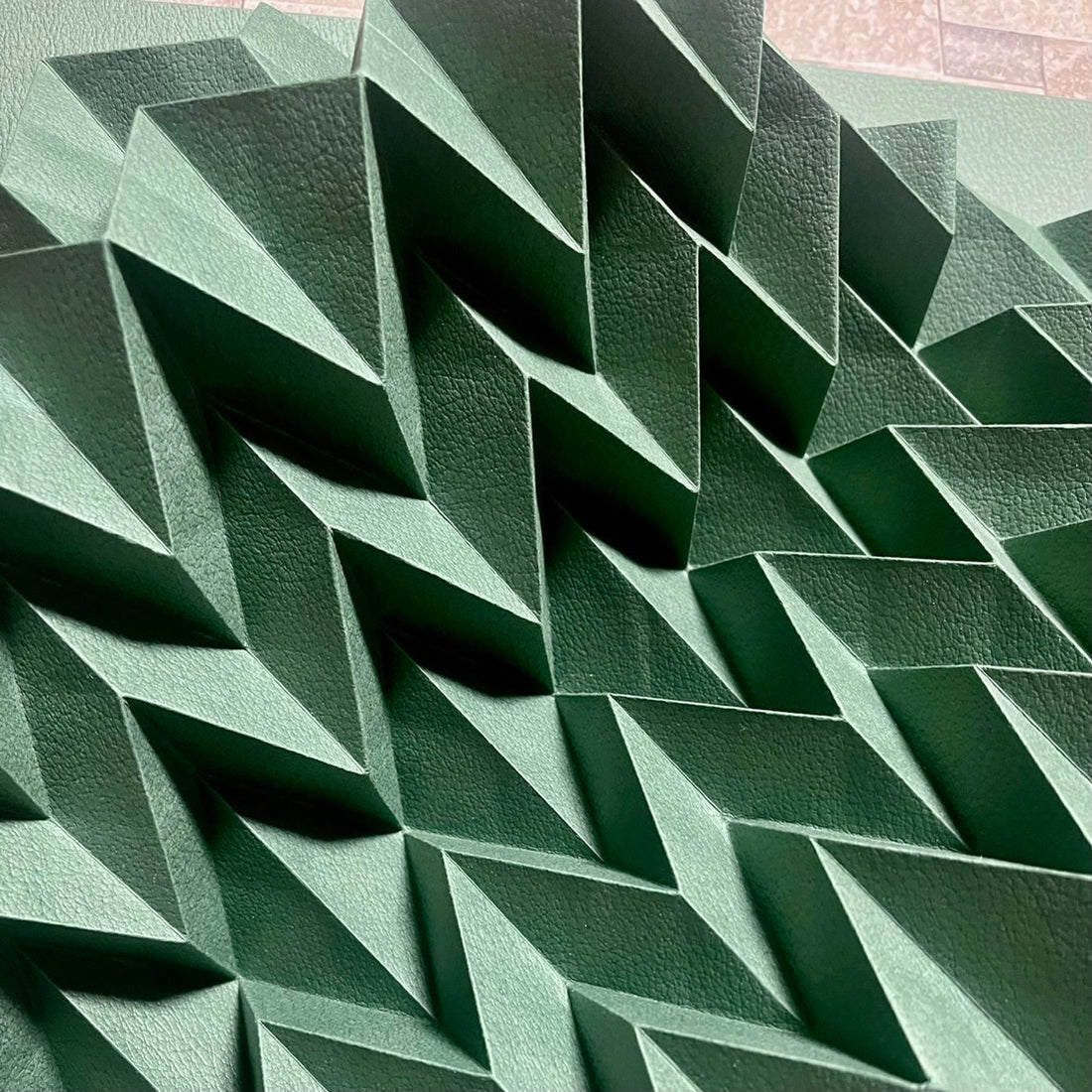 Origami artwork Illusion (diagonal) (Green) | D.Hinklay
